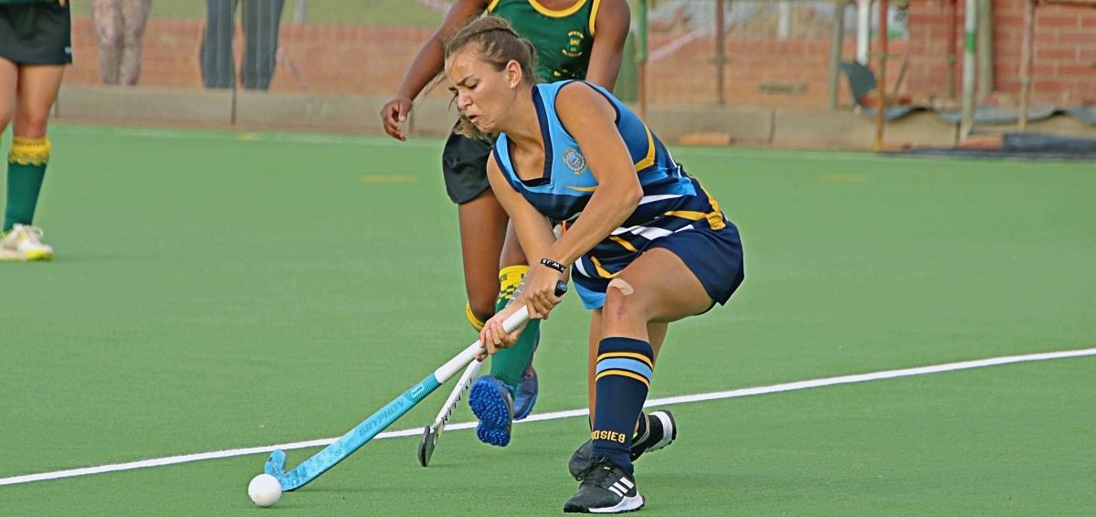 Hokkie dogters vir web2 – Hoërskool Oos-Moot